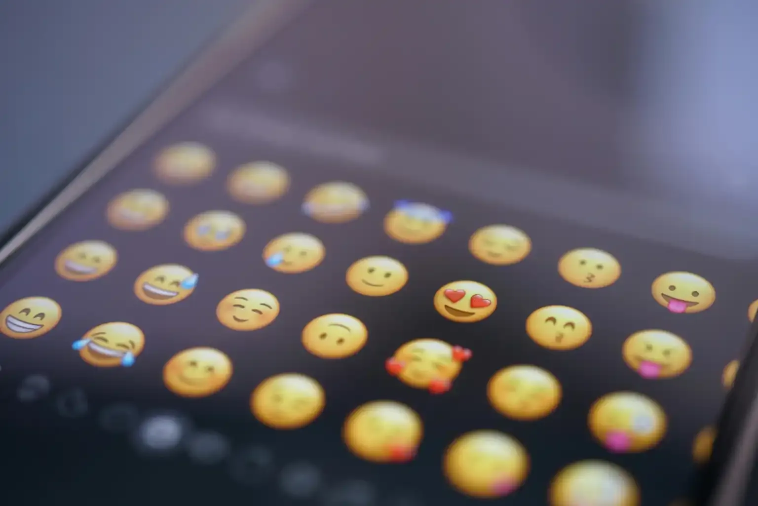 Sử dụng bàn phím biểu tượng (emoji) trên Windows để thêm nét cá tính ...